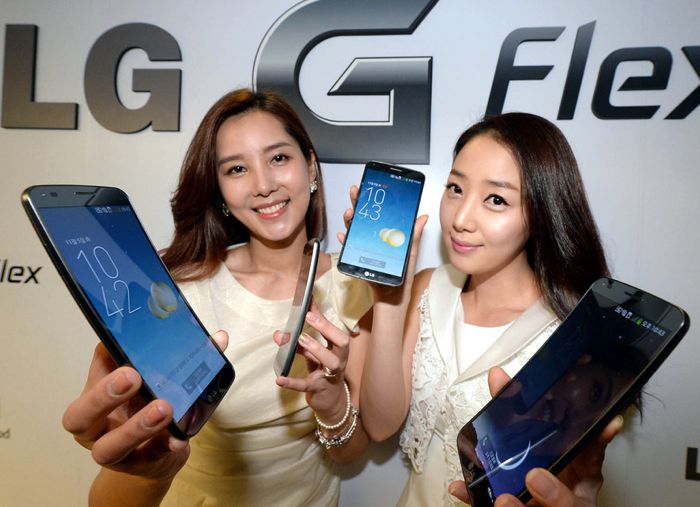 ลือ!! LG G Flex 2 เตรียมเปิดตัวในงาน CES 2015 เดือนมกราคมนี้ มีขนาดเล็กลง | techfeedthai