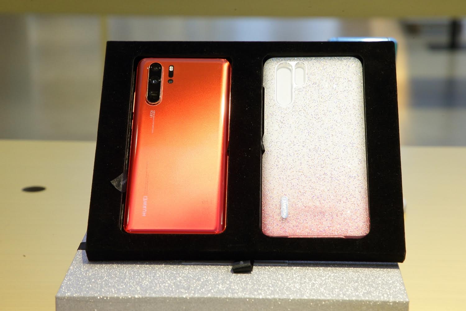 HUAWEI P30 Pro Limited Edition สี Amber Sunrise เปิดจำหน่ายวันแรก การัน ...