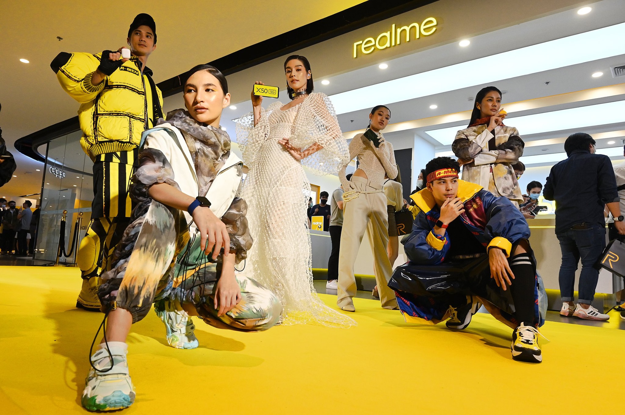 realme Flagship store เปิดตัวในประเทศไทยอย่างเป็นทางการ พร้อม realme ...