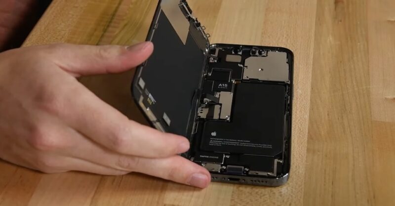 iPhone 13 และ iPhone 13 Pro ถูก iFixit ชำแหละชิ้นส่วนให้เห็นภายในแล้ว (ชมคลิป!!) – Flashfly Dot Net