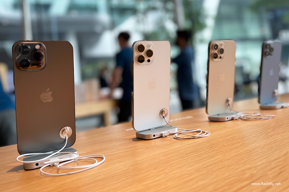 พาไปชม iPhone 13 เครื่องจริงทุกรุ่นทุกสี พร้อมบรรยากาศวางจำหน่ายวันแรก ...