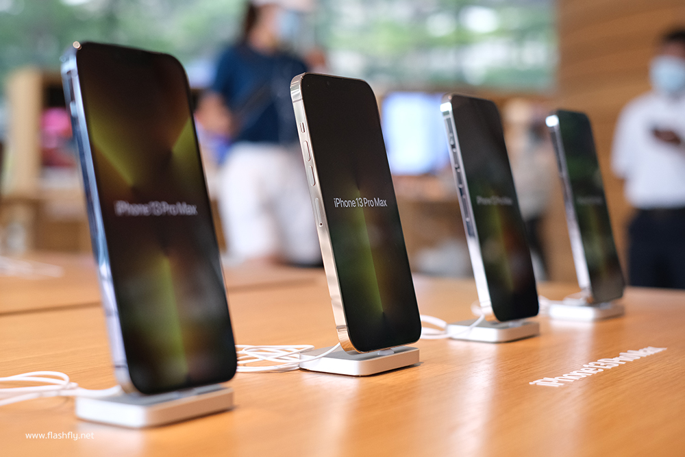 พาไปชม iPhone 13 เครื่องจริงทุกรุ่นทุกสี พร้อมบรรยากาศวางจำหน่ายวันแรก ...