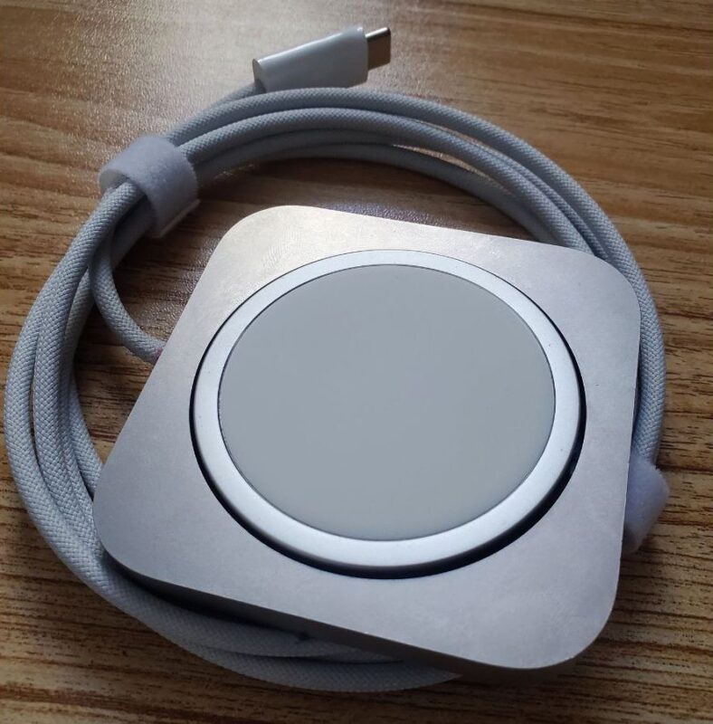 เผยโฉม Apple Magic Charger แท่นชาร์จ iPhone ที่ไม่ได้เปิดตัว – Flashfly ...
