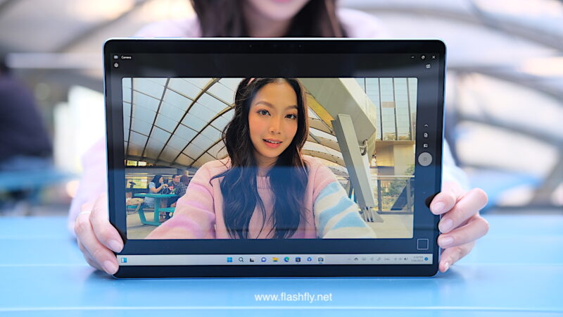 รีวิว Microsoft Surface Pro 9 สีฟ้า Sapphire รุ่นใหม่ล่าสุดมาพร้อมจอสัมผัส 13 นิ้ว รีเฟรช 120Hz ...