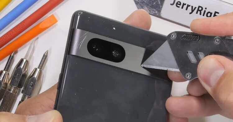 Google Pixel 7a ถูกทดสอบความทนทานแล้ว จะแกร่งแค่ไหน? ชมคลิป!! – Flashfly Dot Net