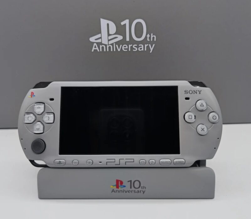 PSP 10th Anniversary Edge รุ่นพิเศษ มีเครื่องเดียวในโลก – Flashfly Dot Net